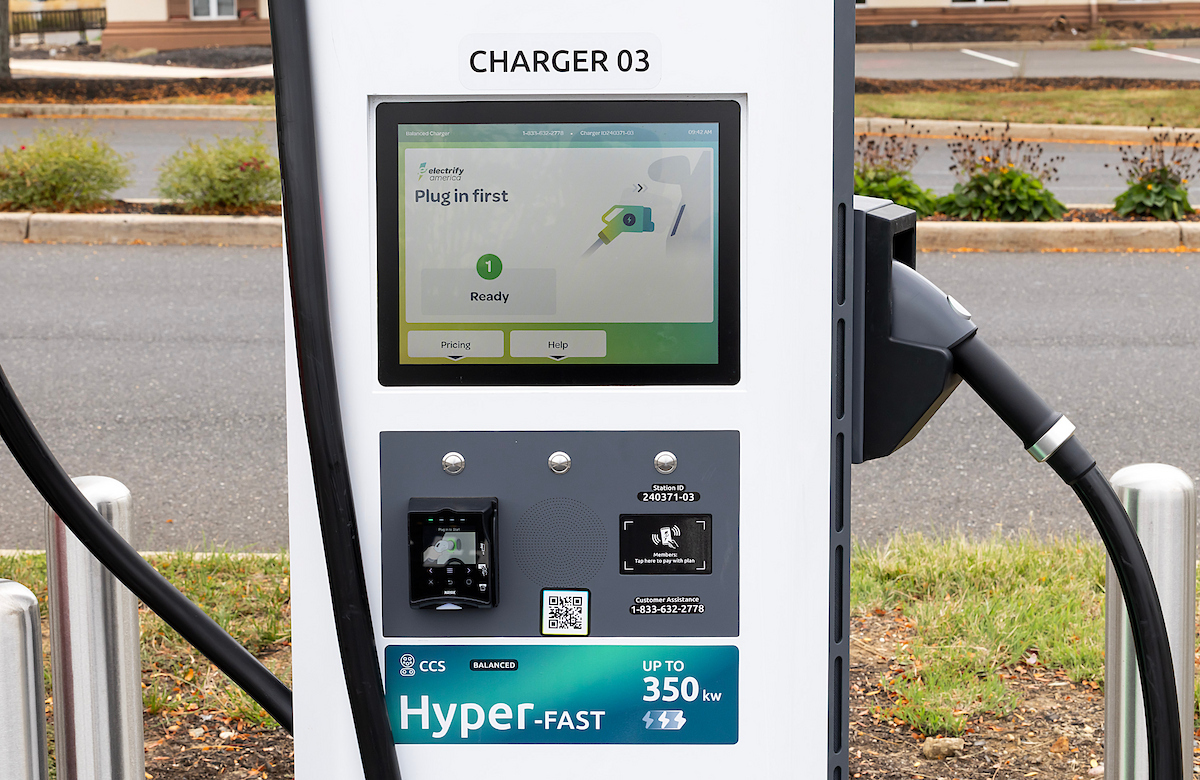 ShopRite of Mt. Laurel Unveils New Electrify America Fast Charging ...
